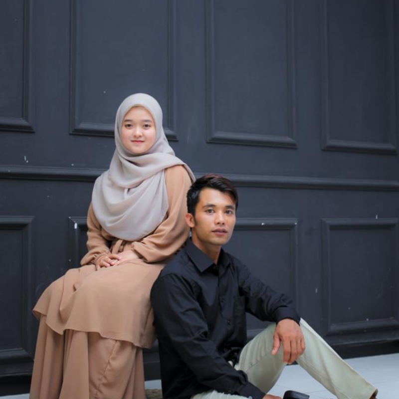 Website Pernikahan Yuni Nur Rochman dan Rifa Indriana